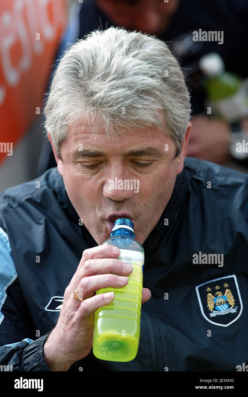 KEVIN KEEGAN MANCHESTER CITY FC MANAGER WALKERS STADIUM LEICESTER ...