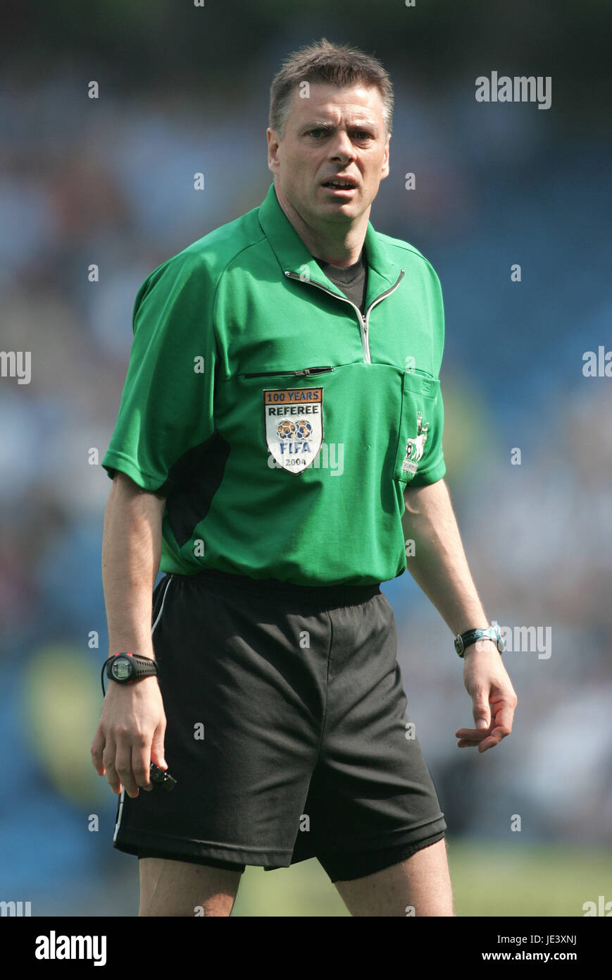 Football referee mark halsey hi-res stock photography and images - Alamy