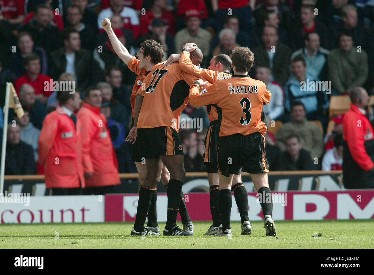 Football celebrating carl cort hi-res stock photography and images - Alamy
