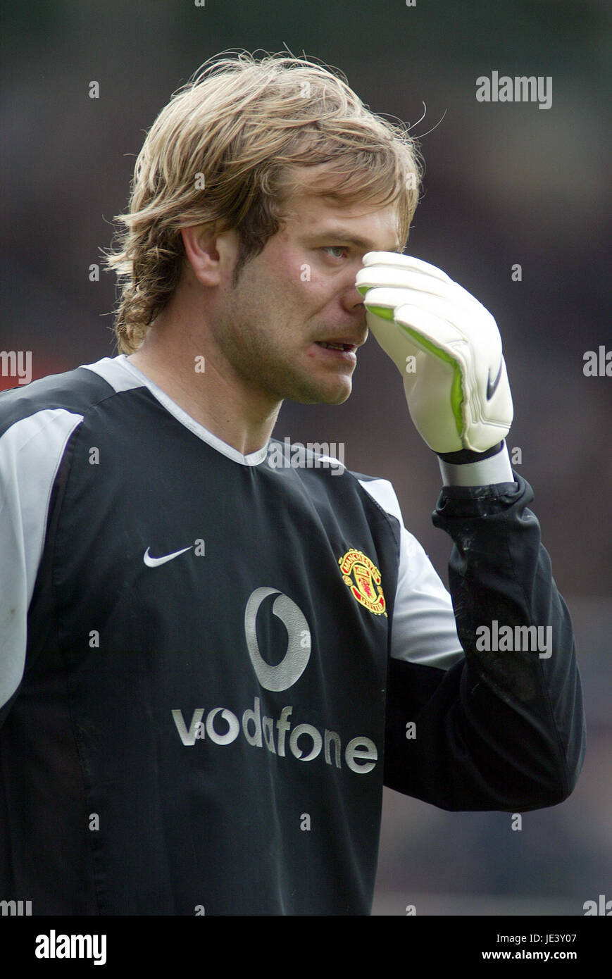 ROY CARROLL MANCHESTER UNITED FC ST ANDREWS BIRMINGHAM ENGLAND 10 April ...