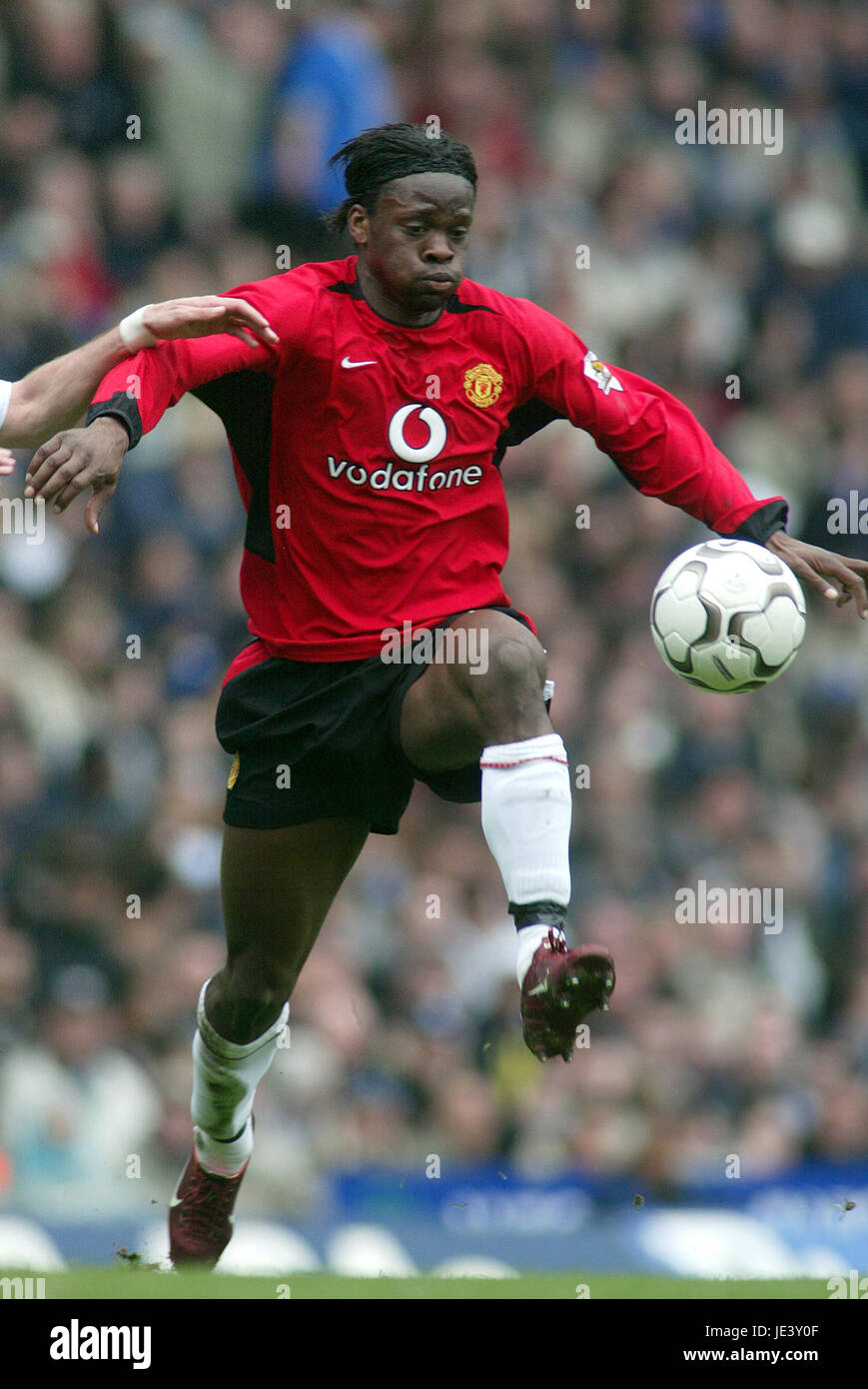 LOUIS SAHA MANCHESTER UNITED FC ST ANDREWS BIRMINGHAM ENGLAND 10 April ...