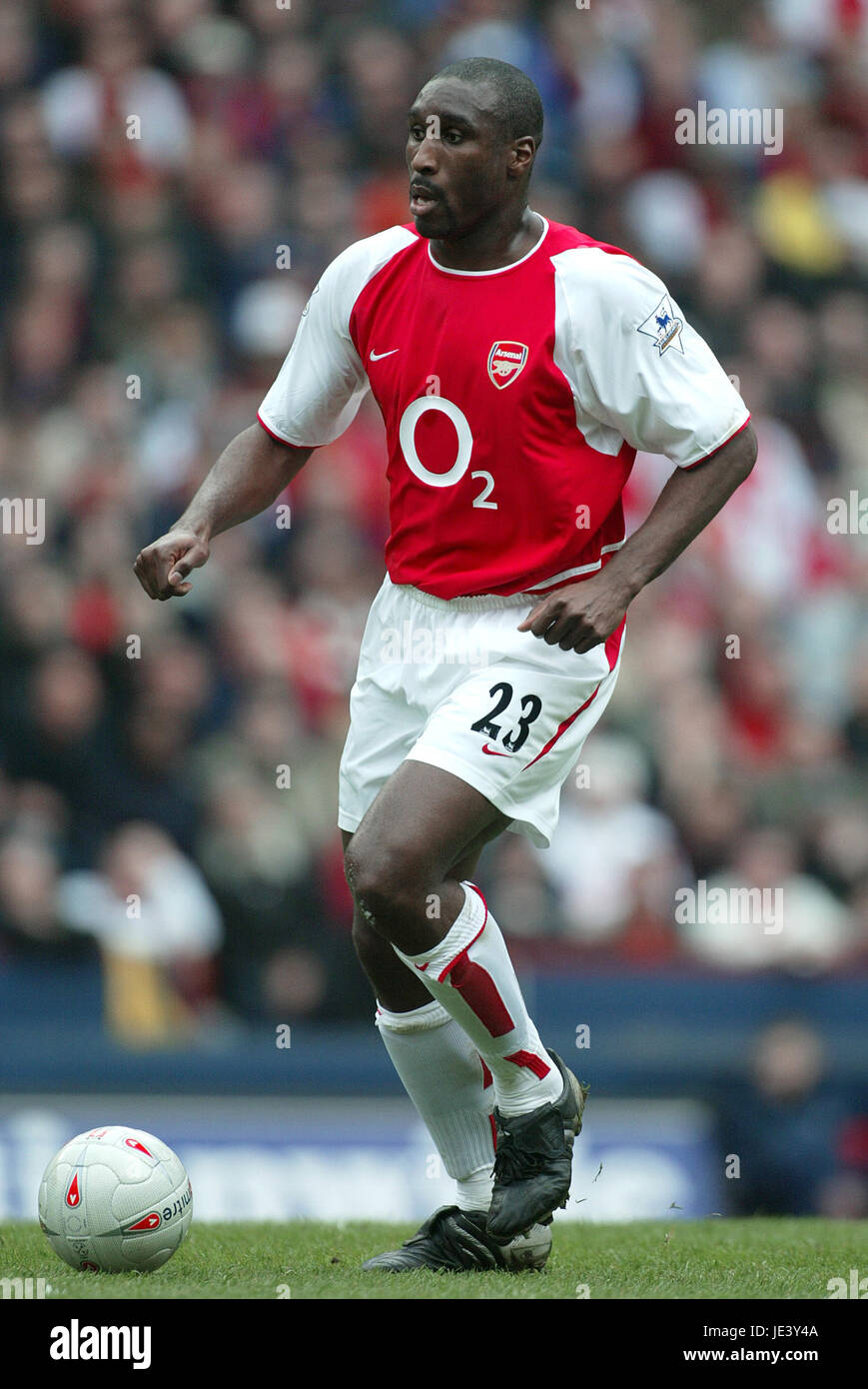 SOL CAMPBELL ARSENAL FC VILLA PARK ASTON BIRMINGHAM ENGLAND 03 April ...