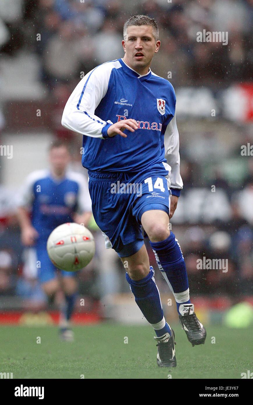 ANDY ROBERTS MILLWALL FC OLD TRAFFORD MANCHESTER ENGLAND 03 April 2004 ...