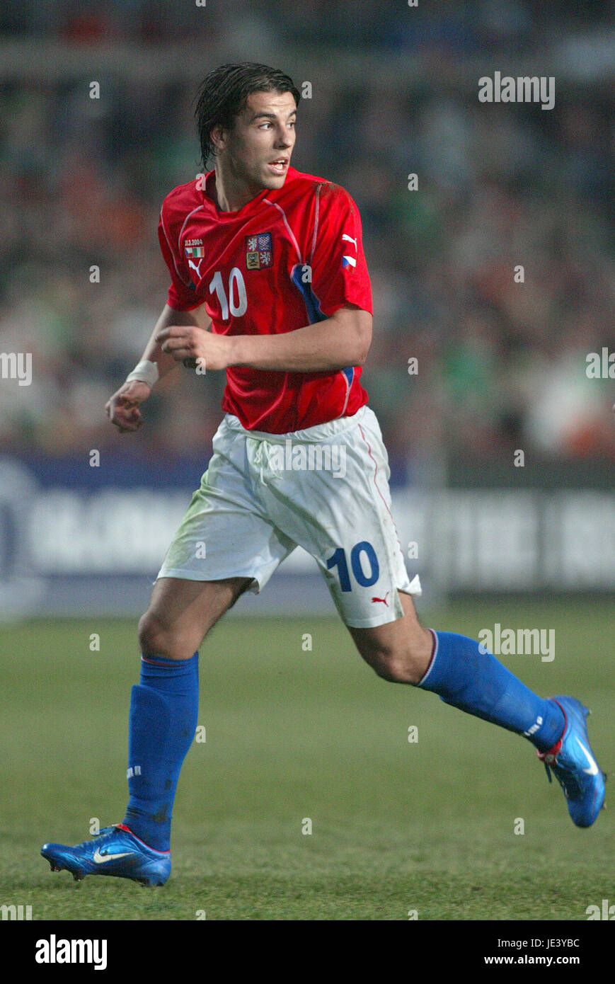 MILAN BAROS CZECH REPUBLIC & LIVERPOOL FC LANSDOWNE ROAD DUBLIN IRELAND ...