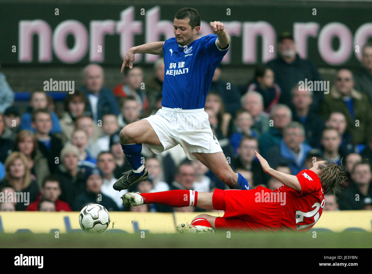 Tomasz radzinski everton hi-res stock photography and images - Alamy