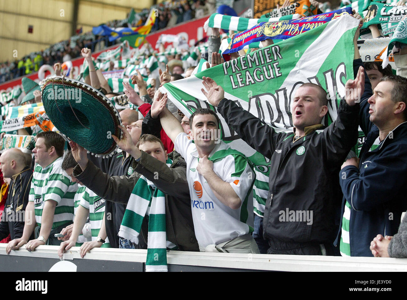 CELTIC FANS CELEBRATE RANGERS V CELTIC FC IBROX GLASGOW SCOTLAND 28 ...