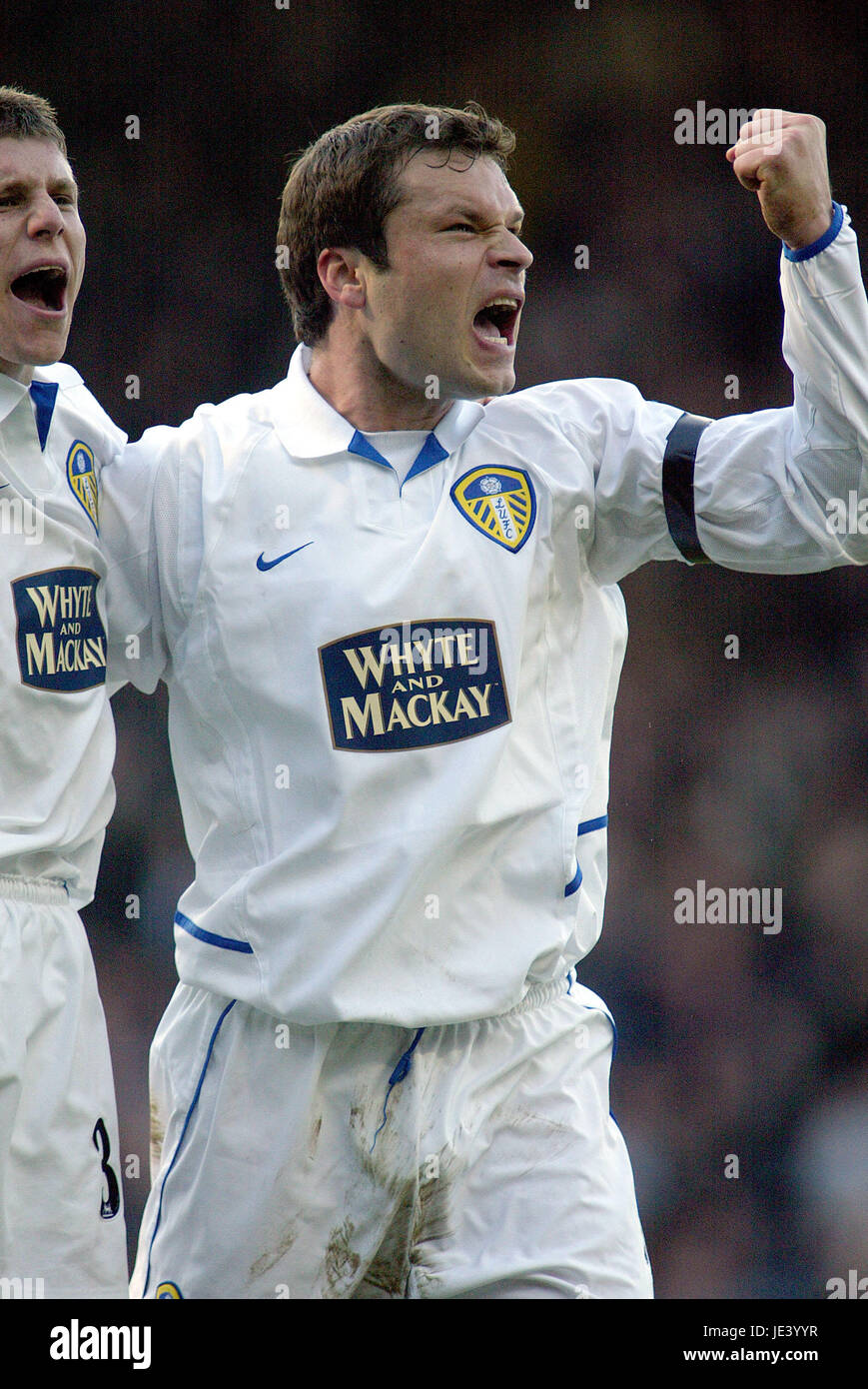 MARK VIDUKA & JAMES MILNER LEEDS UNITED V LIVERPOOL ELLAND ROAD LEEDS ...