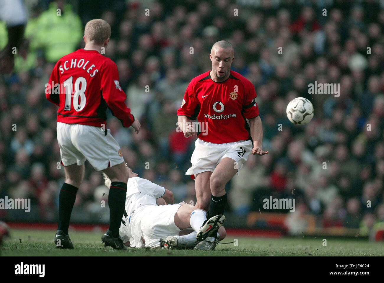 ALAN SMITH & MIKAEL SILVESTRE MANCHESTER UTD V LEEDS UTD OLD TRAFFORD ...