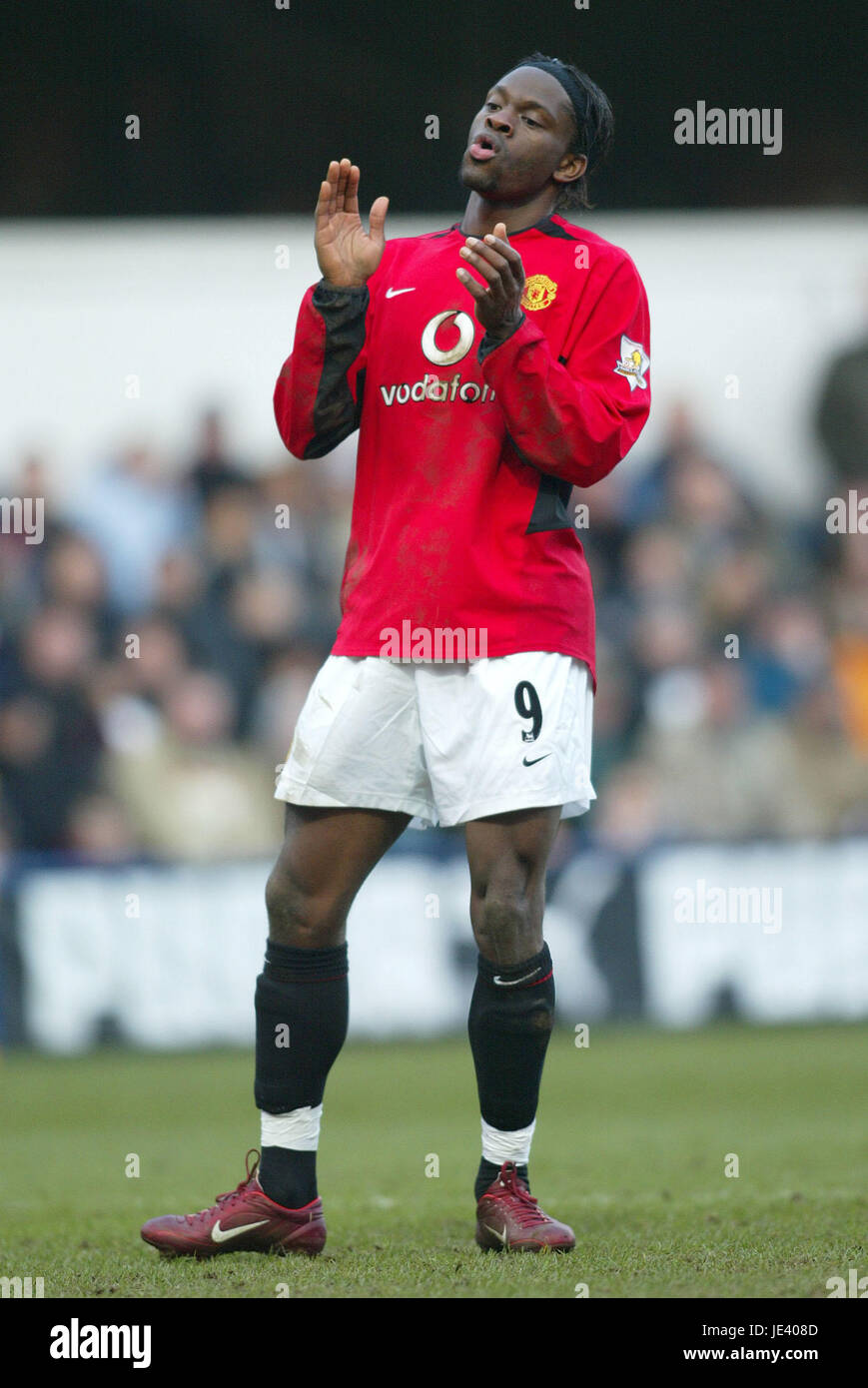 LOUIS SAHA MANCHESTER UNITED FC LOFTUS ROAD QPR LONDON 28 February 2004 ...