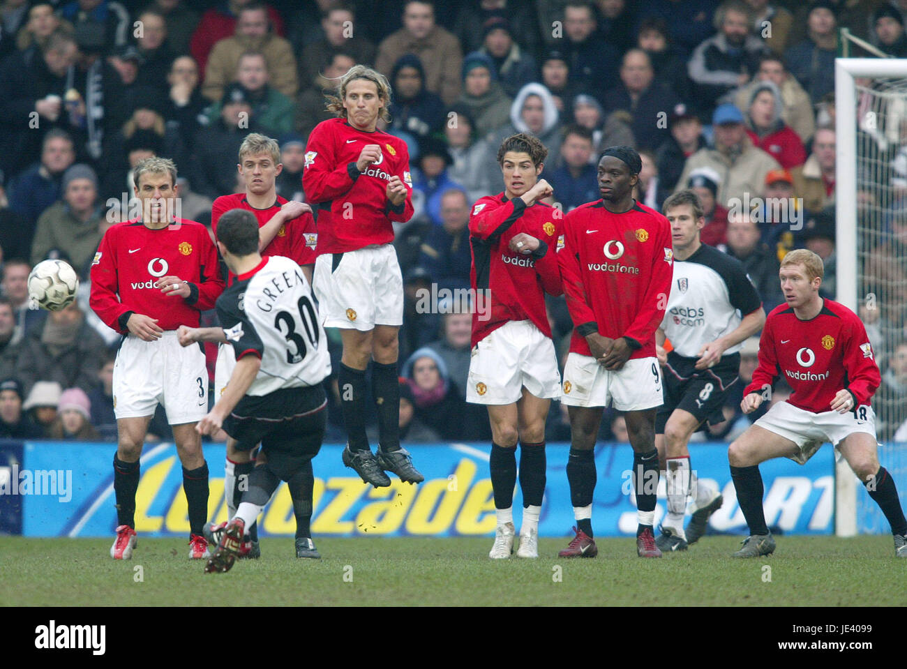 Football utd free kick wall hi-res stock photography and images - Alamy