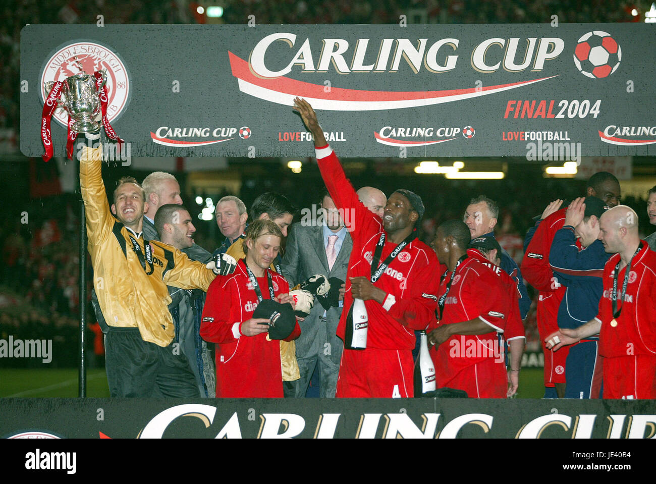 The middlesbrough team with the carling cup hi-res stock photography ...