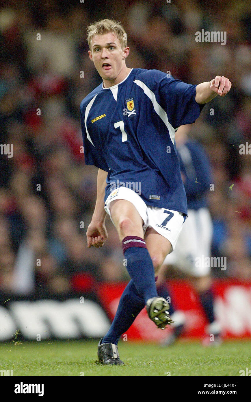 DARREN FLETCHER SCOTLAND & MANCHESTER UTD FC MILLENIUM STADIUM CARDIFF ...