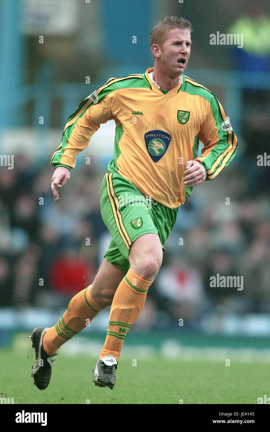 Norwich city iwan roberts hi-res stock photography and images - Alamy