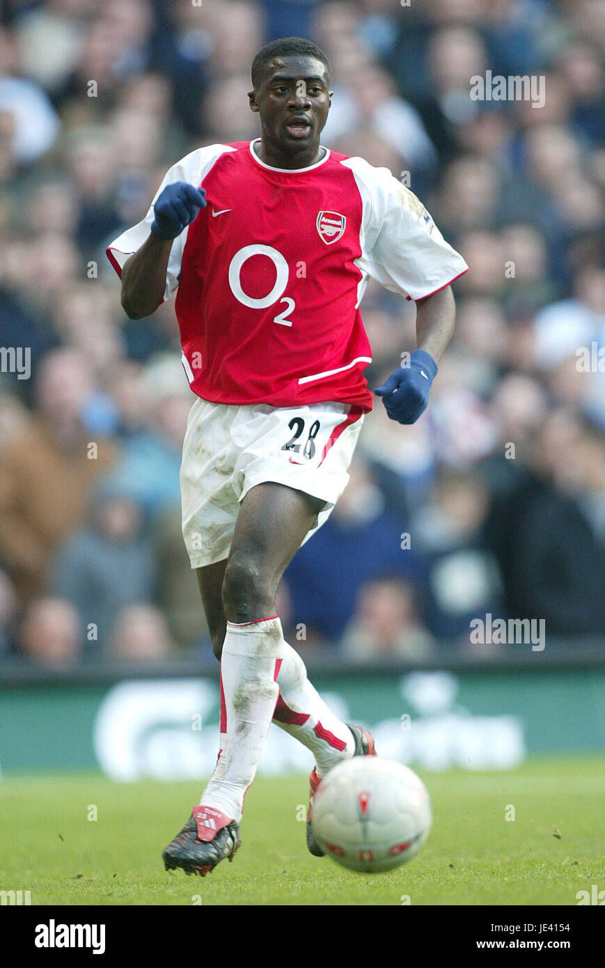 Kolo toure arsenal 2004 hi-res stock photography and images - Alamy