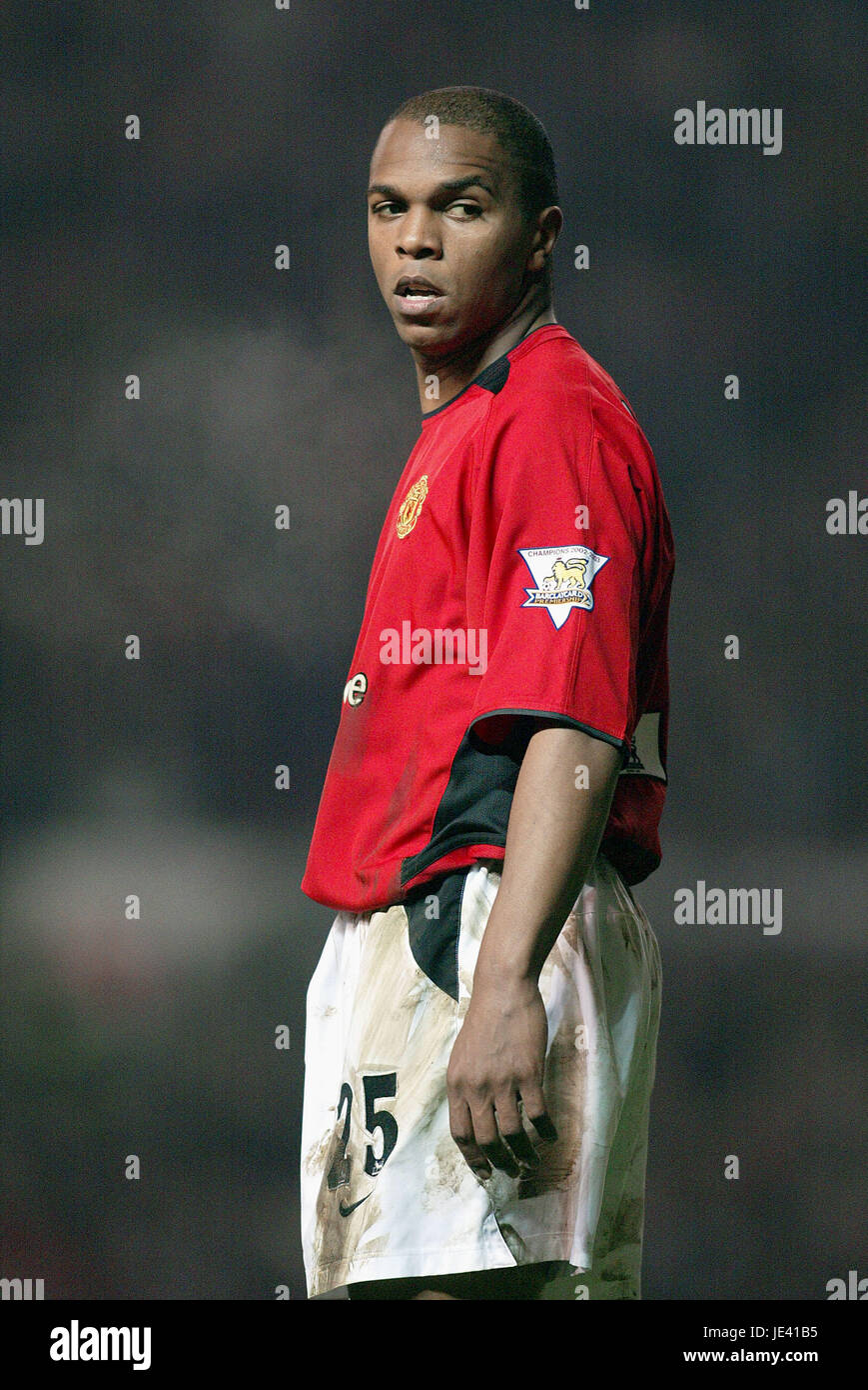 QUINTON FORTUNE MANCHESTER UNITED FC OLD TRAFFORD MANCHESTER ENGLAND 11 ...