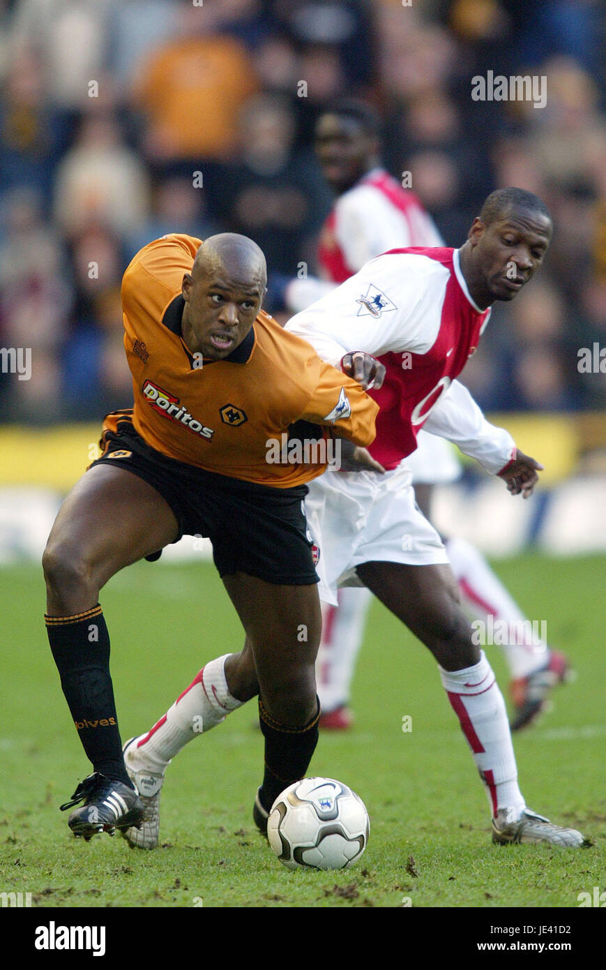 CARL CORT & LAUREN WOLVES V ARSENAL MOLINEUX WOLVERHAMPTON ENGLAND 07 ...