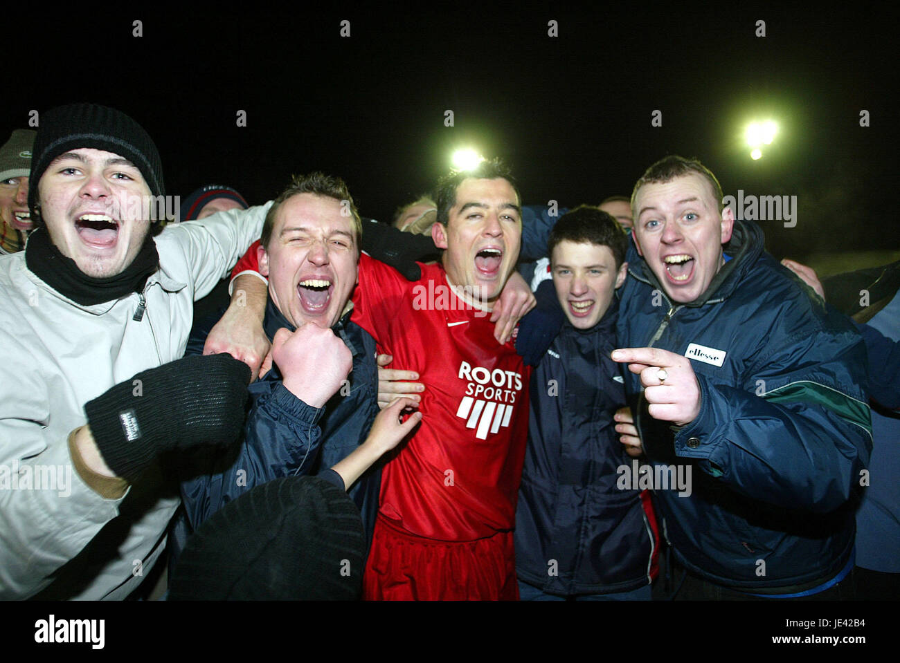 MARK QUAYLE & FANS CELEBRATE SCARBOROUGH V SOUTHEND MCCAIN STADIUM ...