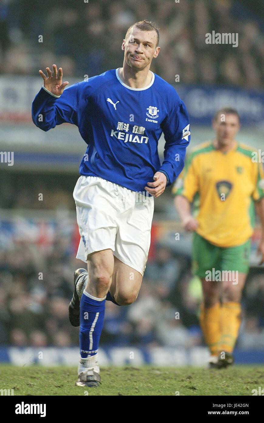 DUNCAN FERGUSON EVERTON FC GOODISON PARK LIVERPOOL ENGLAND 03 January ...