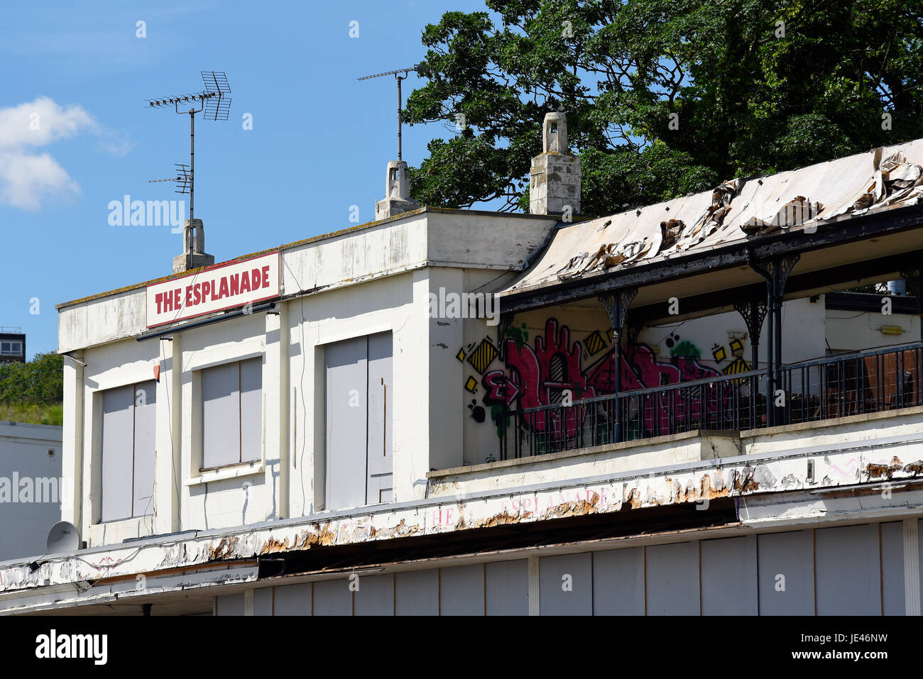 The Esplanade pub, Southend seafront which closed in 2016 after cliff ...