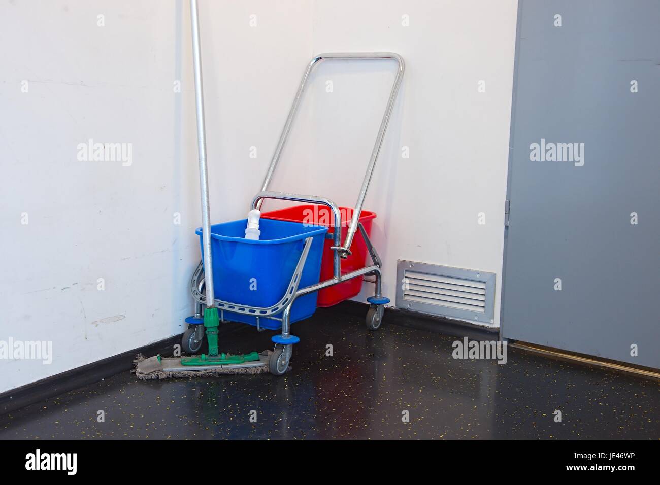 Janitor cleaning corridor hospital hi-res stock photography and images ...