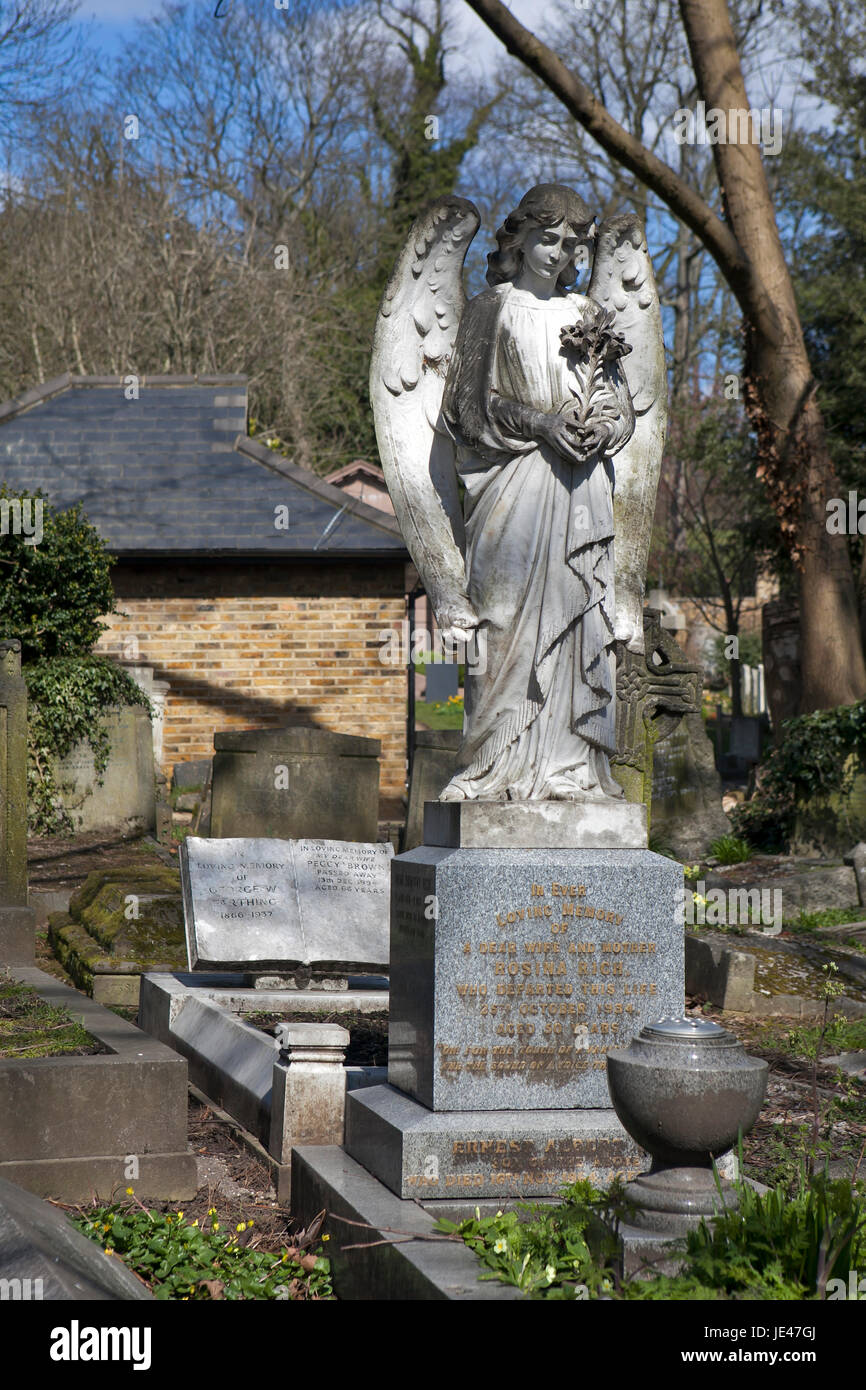 Hampstead cemetery hi-res stock photography and images - Alamy