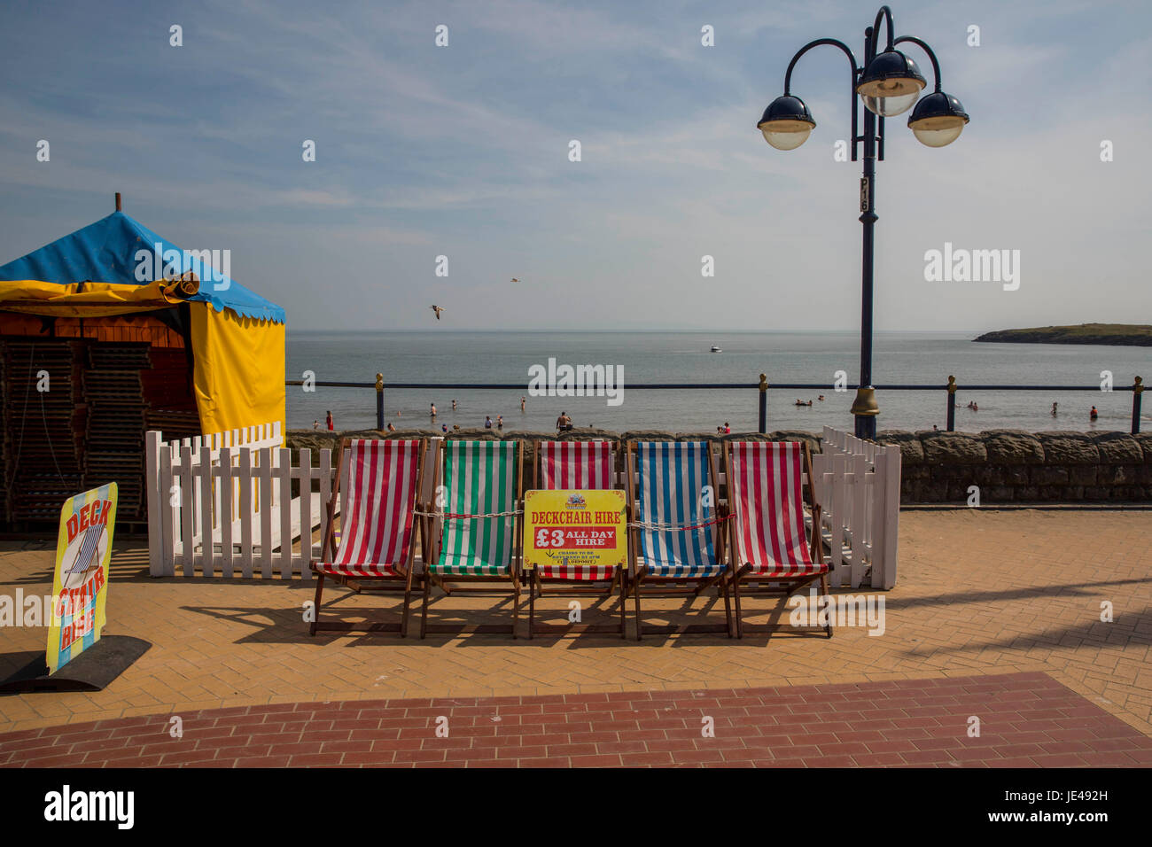 Barry Island, Wales, UK. 20th June 2017. People bask in record breaking ...