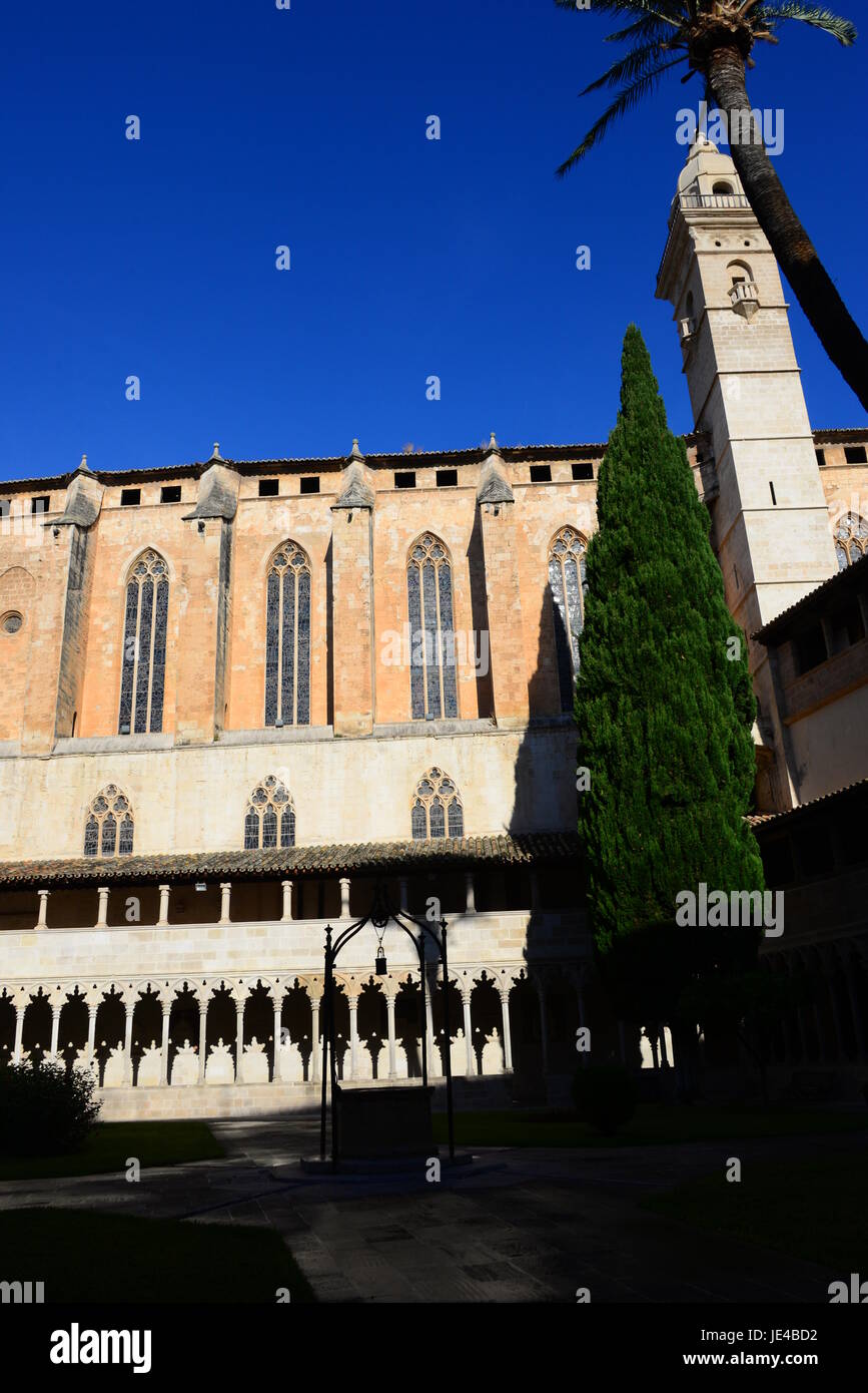 palma de mallorca - monastery san francisco - spain - fassaden Stock ...