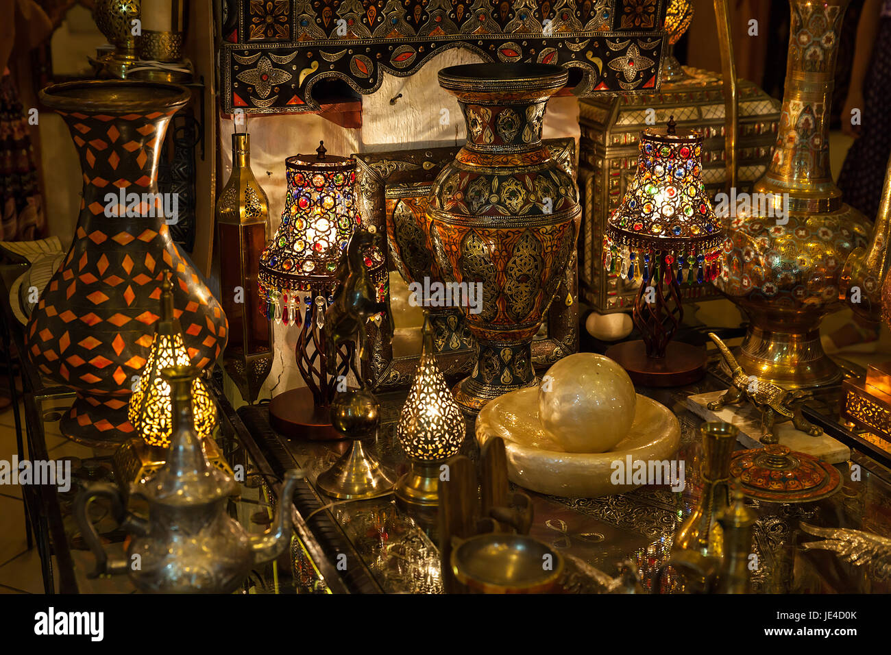 store in street market Stock Photo - Alamy