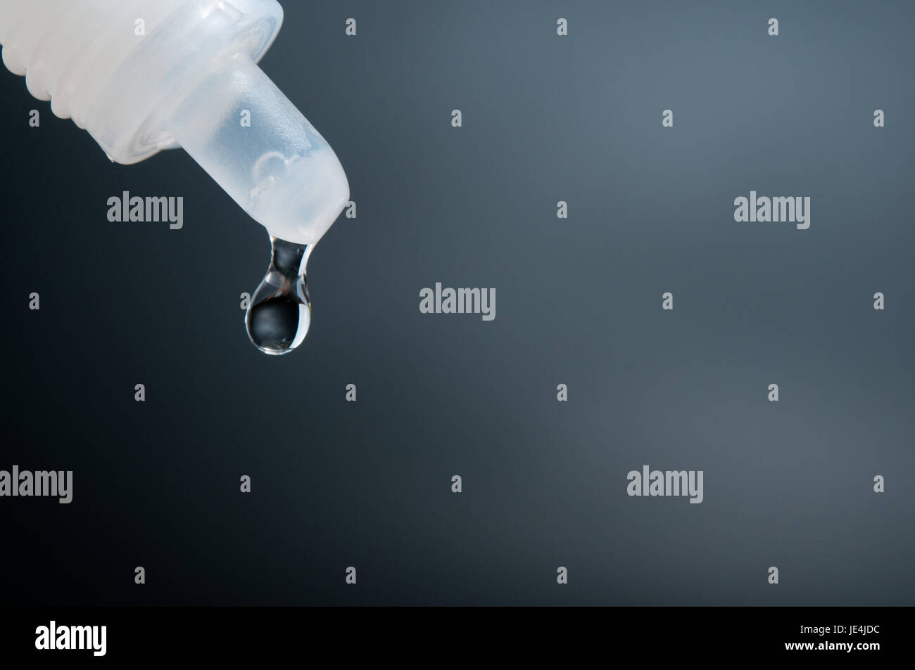 eye drops eye Stock Photo - Alamy