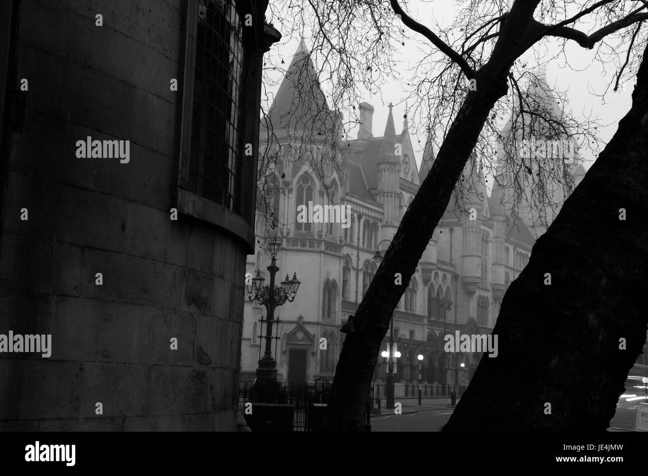 Law court uk Black and White Stock Photos & Images - Alamy