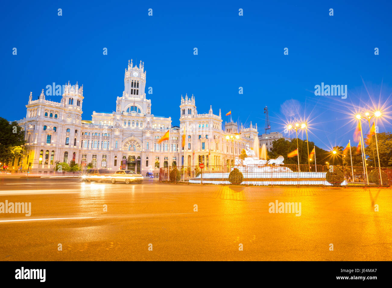 Plaza de la Cibeles (Cybele's Square) - Central Post Office (Palacio de ...