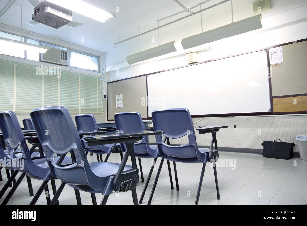 empty classroom with chair and board Stock Photo - Alamy