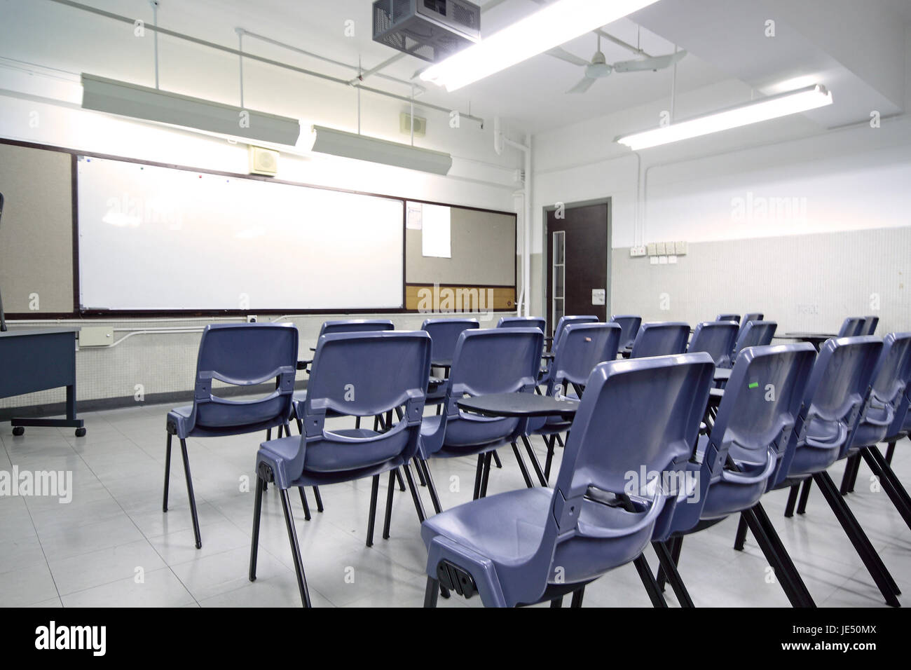 empty classroom with chair and board Stock Photo - Alamy