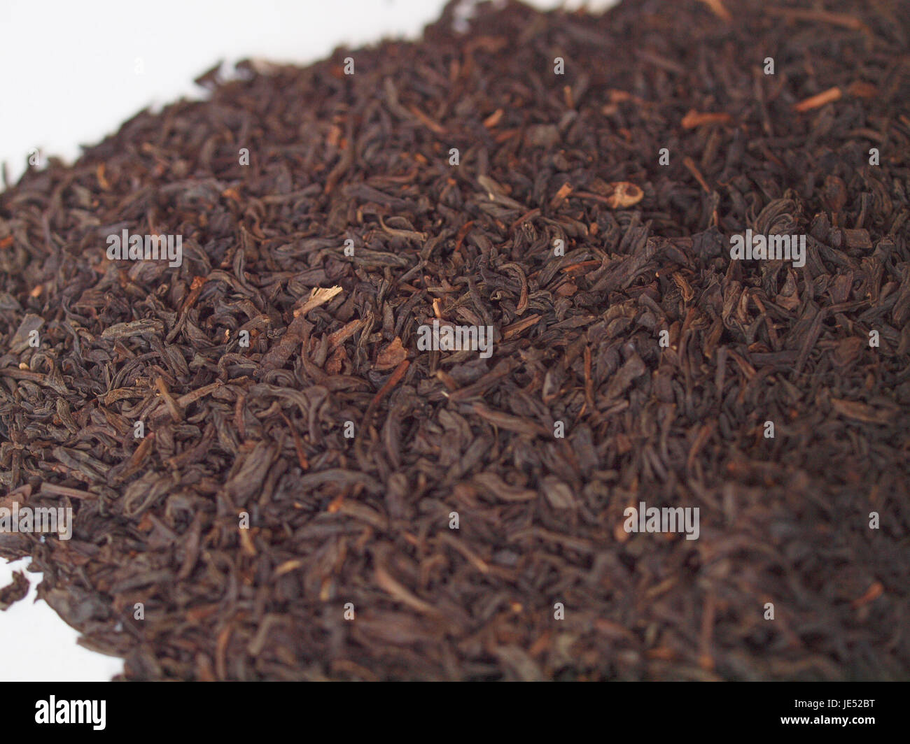 Heap of loose tea leaves on a table Stock Photo - Alamy