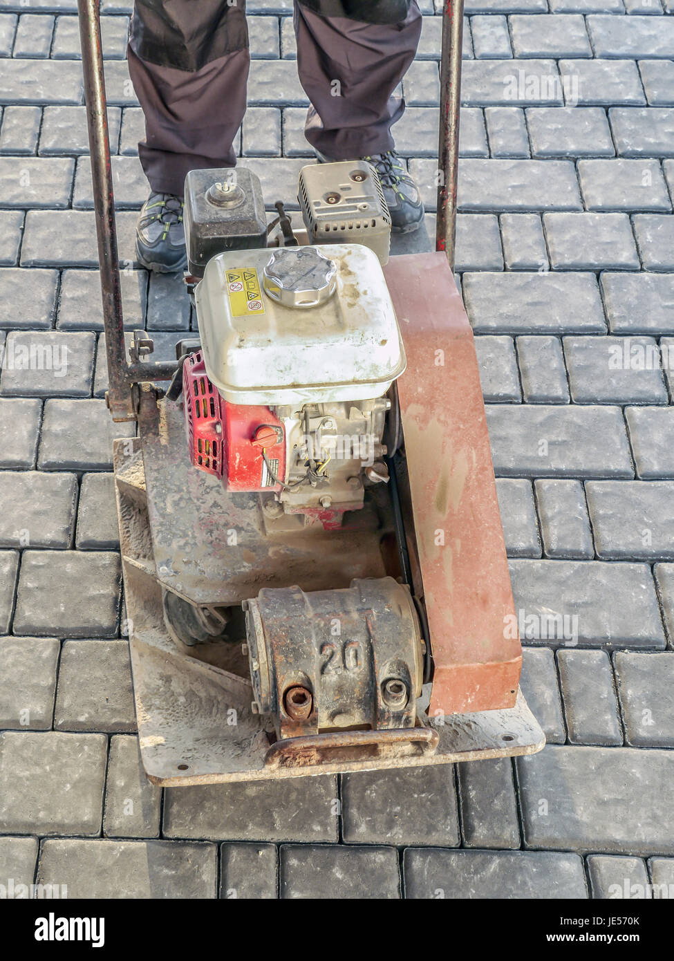 Compactor plate hi-res stock photography and images - Alamy