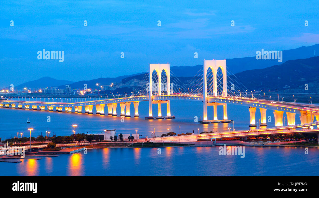 Sai Van Bridge in Macau at night Stock Photo - Alamy