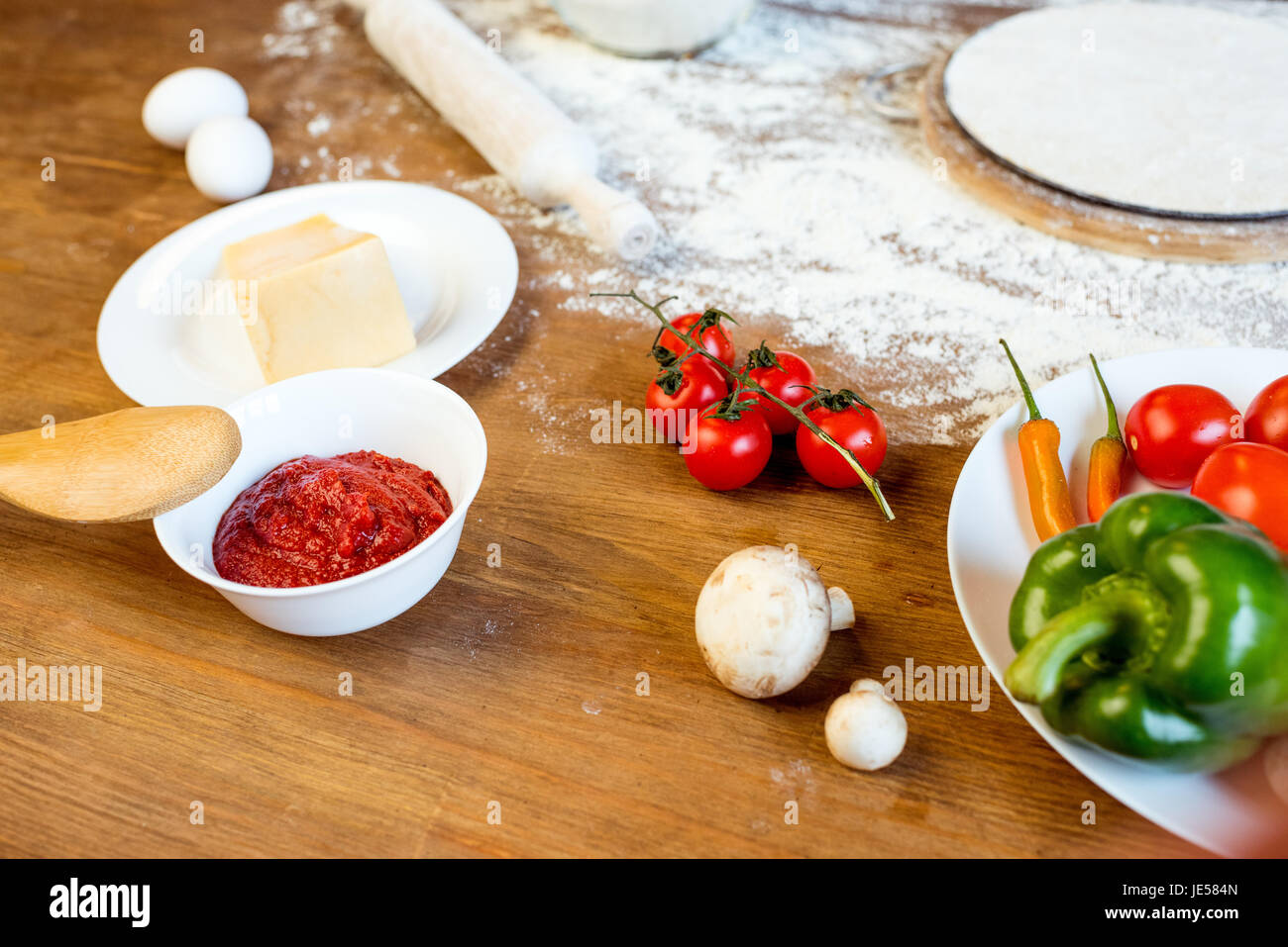 Pizza plates hi-res stock photography and images - Alamy