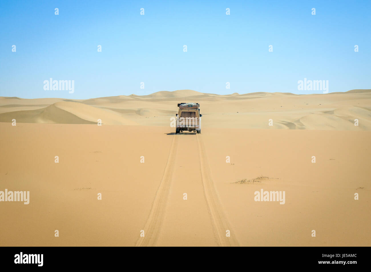 4x4 driving in the Nambian Desert, Namibia Stock Photo - Alamy