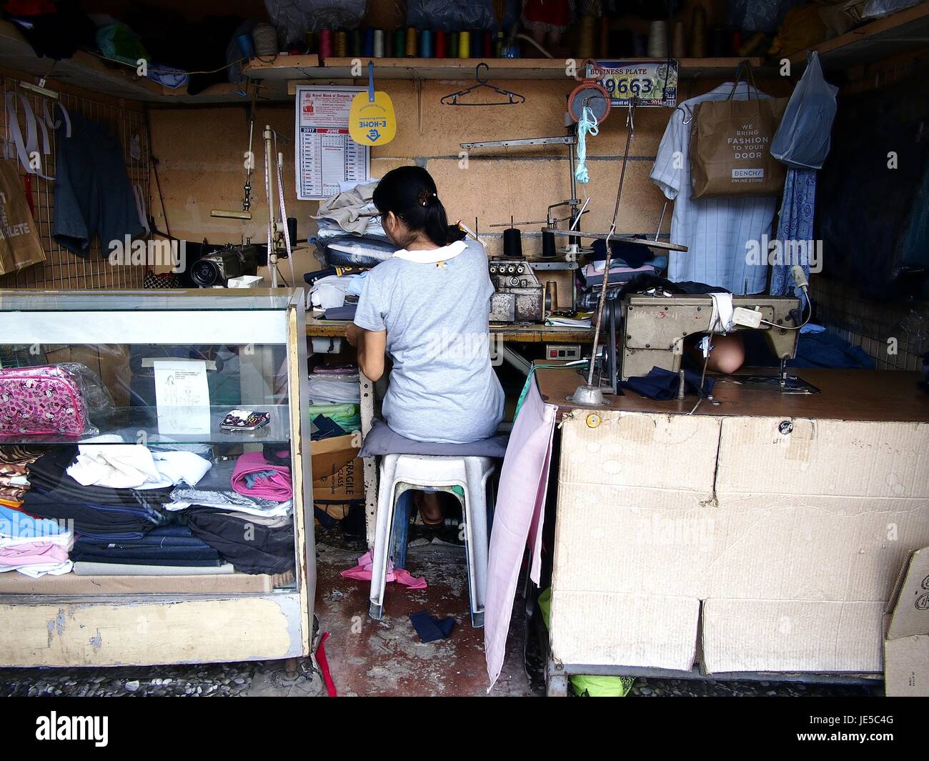 Tailoring shop hi-res stock photography and images - Alamy