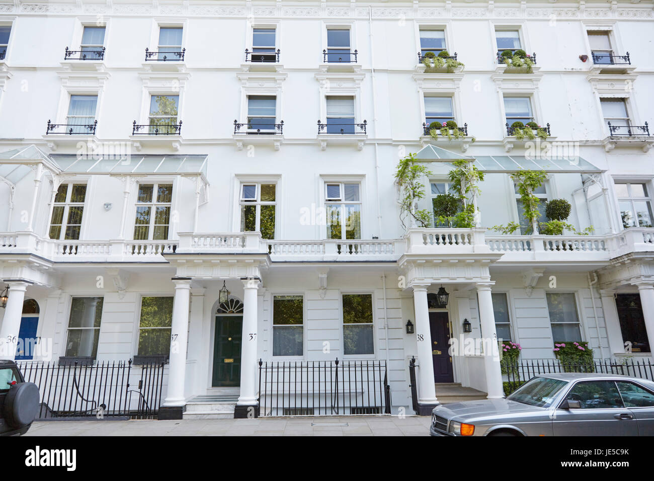 Cadogan Place, London, UK Stock Photo - Alamy