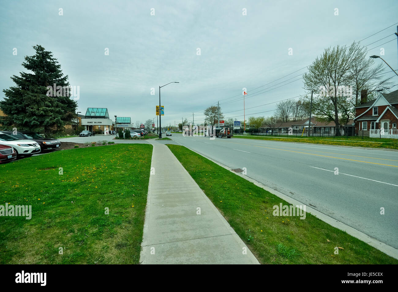 View at centre street at Niagara falls in Canada Stock Photo - Alamy