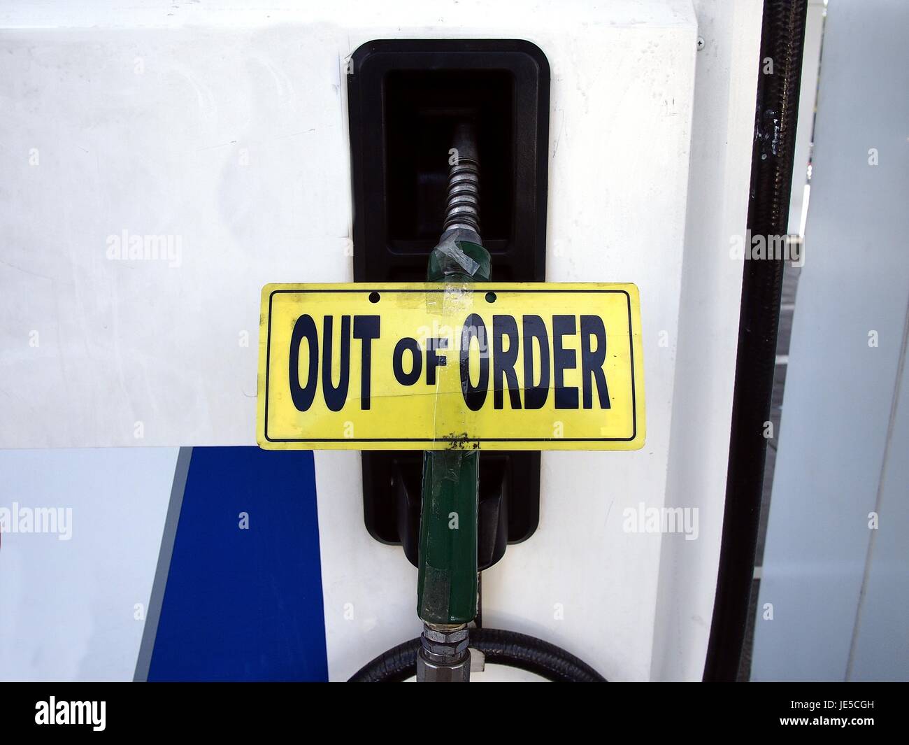 Photo of a gasoline pump with an Out of Order sign Stock Photo - Alamy