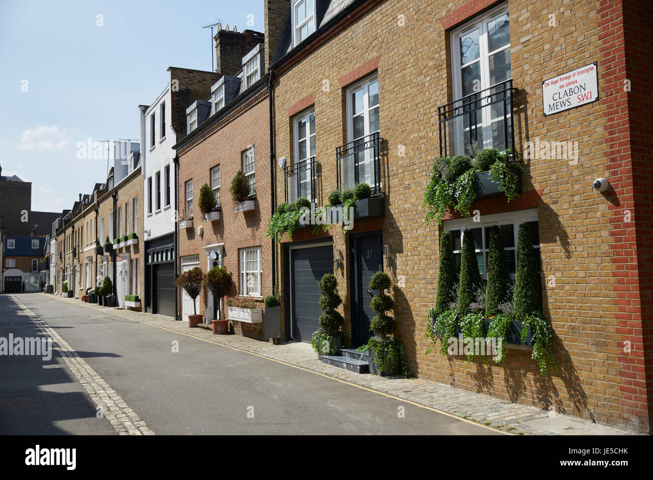 Clabon mews hi-res stock photography and images - Alamy