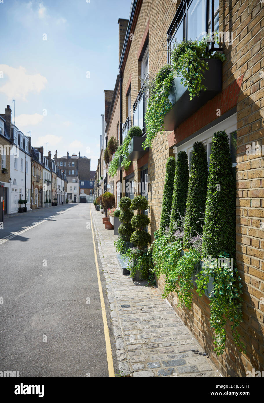 Clabon mews hi-res stock photography and images - Alamy