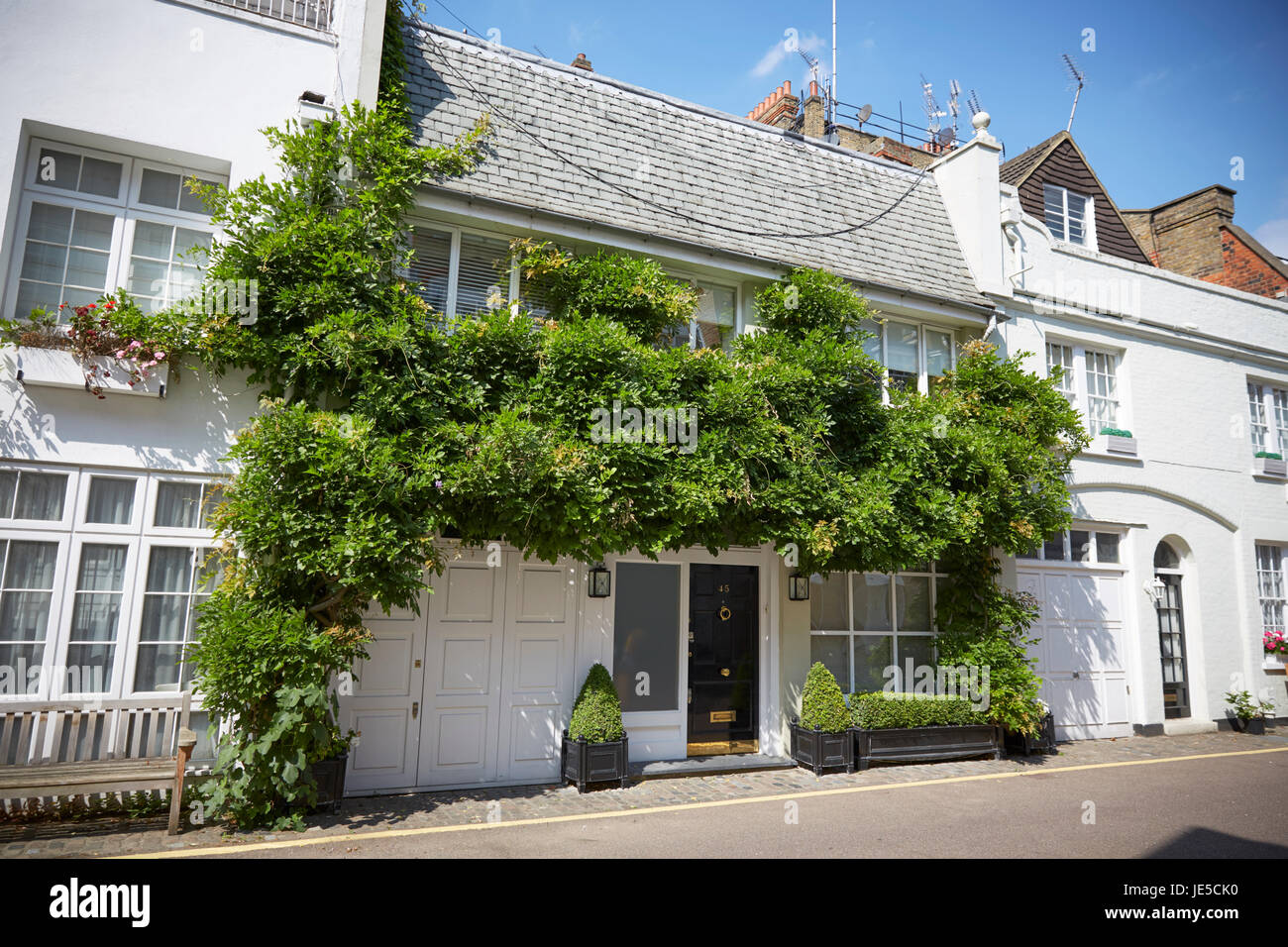 Clabon Mews, London, UK Stock Photo - Alamy