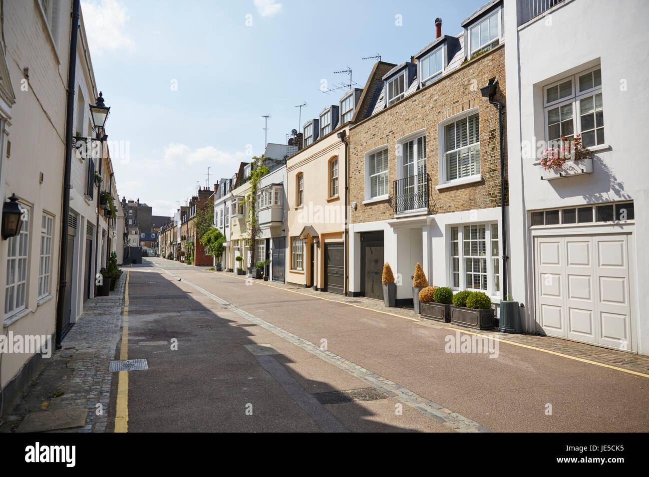 Clabon mews hi-res stock photography and images - Alamy