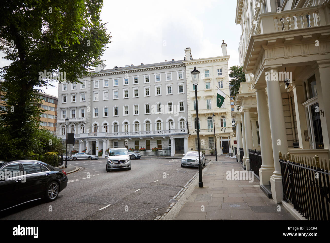 Lowndes square hi-res stock photography and images - Alamy
