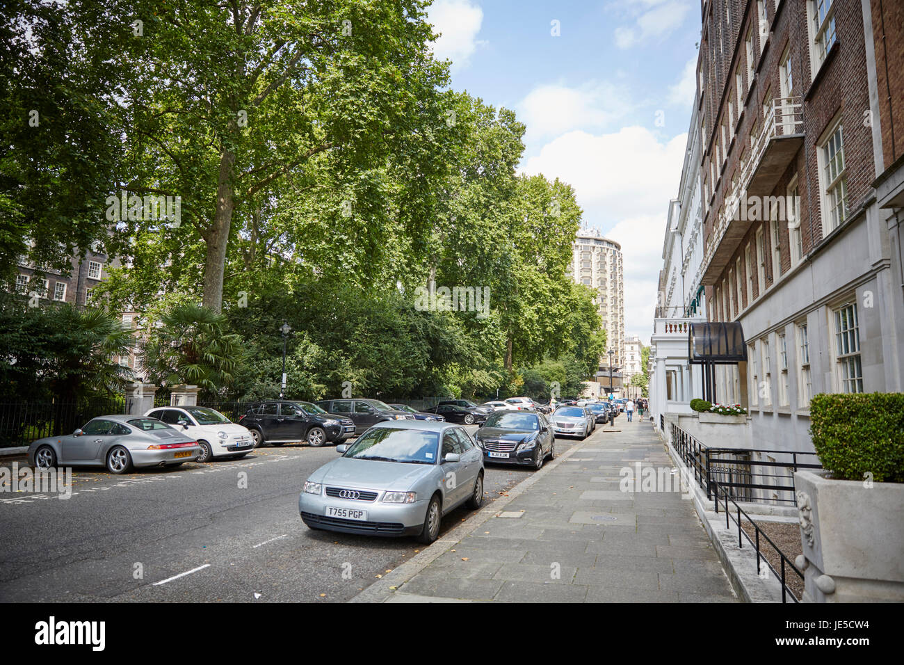 Lowndes Square, London, UK Stock Photo - Alamy