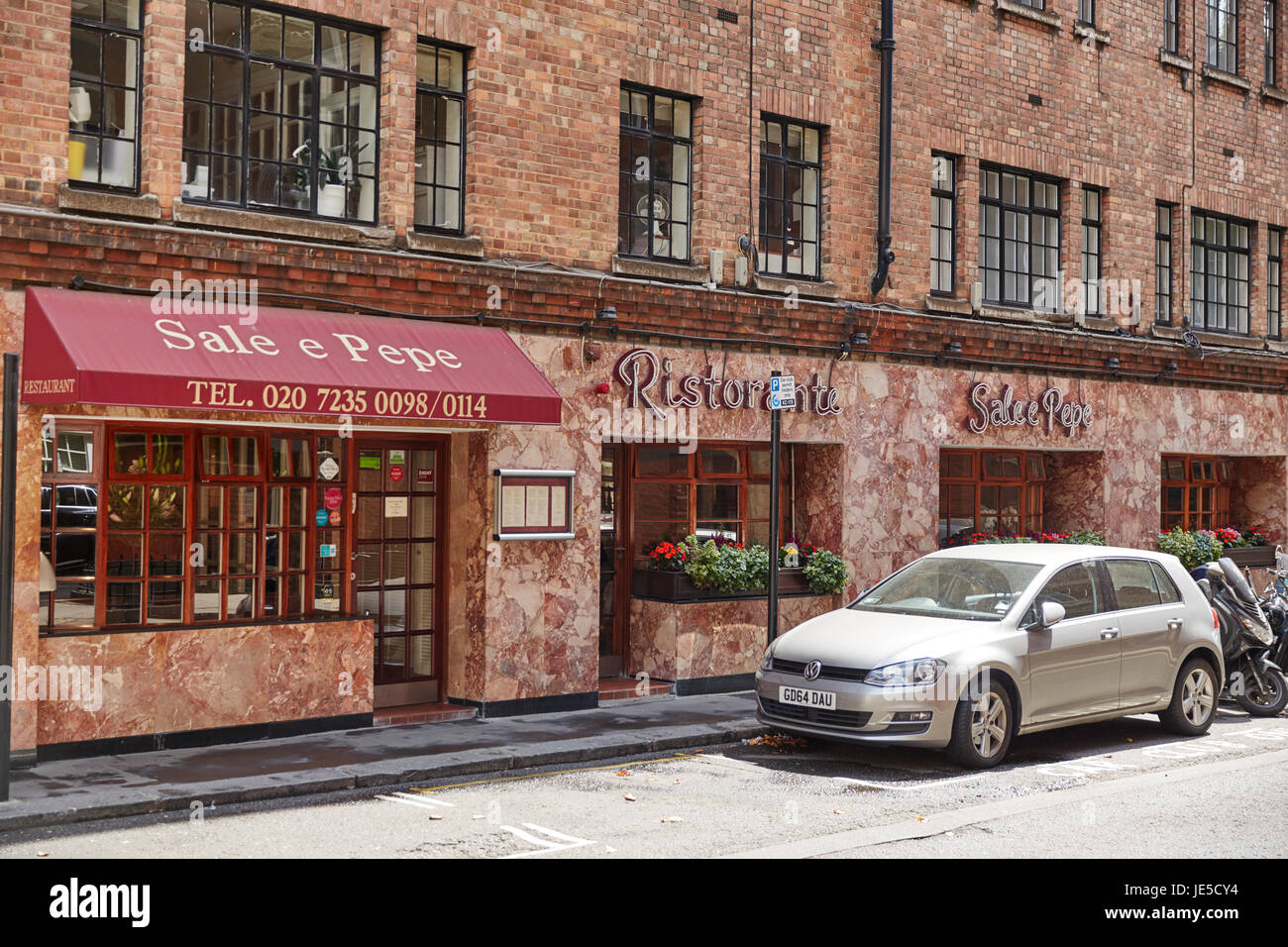 Pepe london hi-res stock photography and images - Alamy