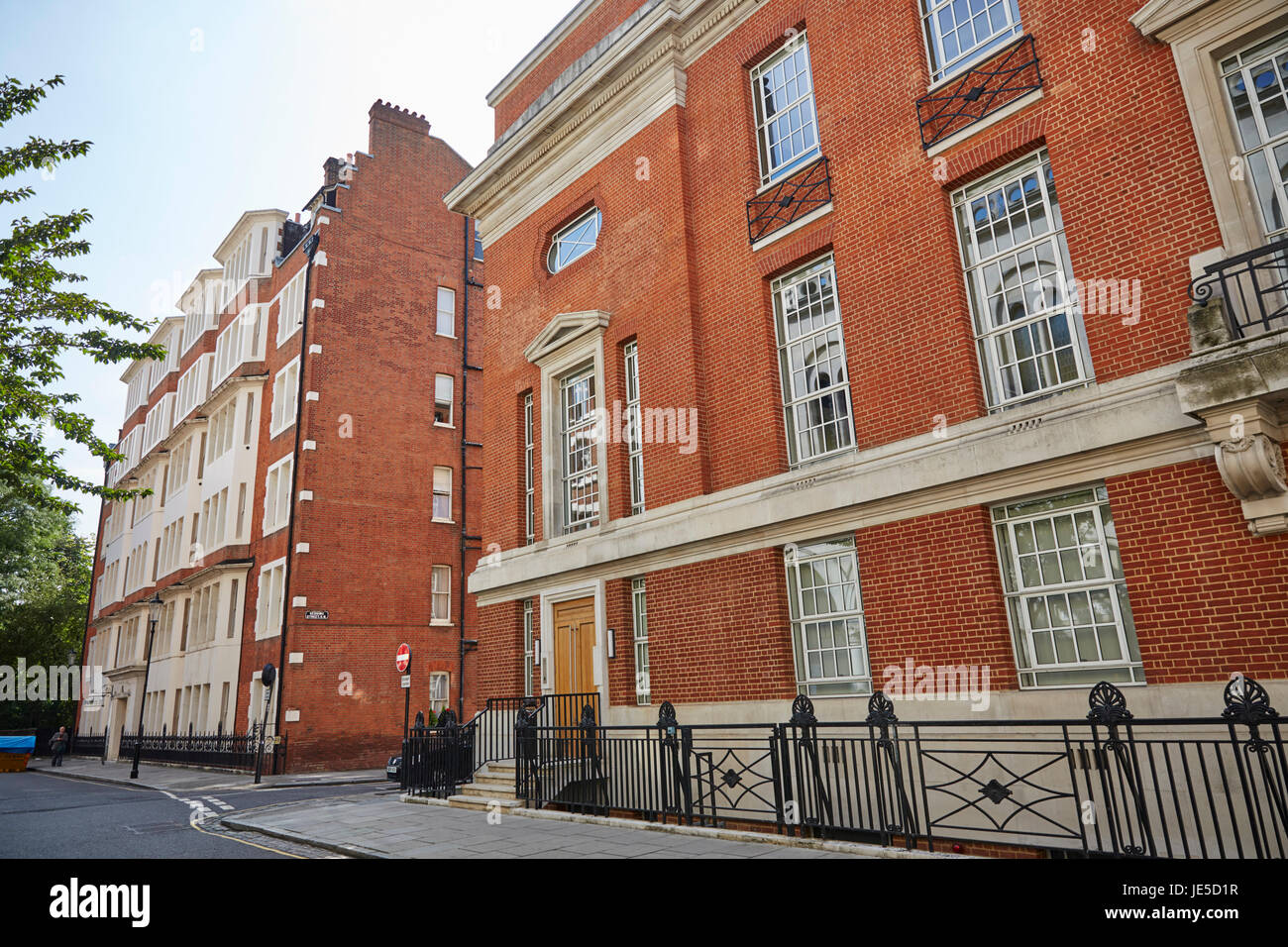 Sloane terrace hi-res stock photography and images - Alamy